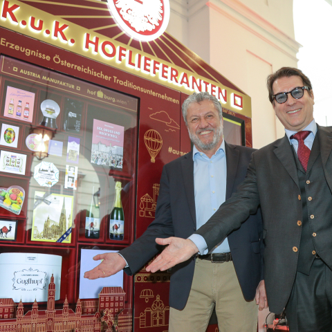 Weltpremiere des ersten AUMAT in der Wiener Hofburg | Genuss Guide